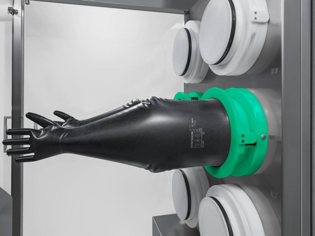 Glove Testing Systems – The highest safety for isolators and RABS